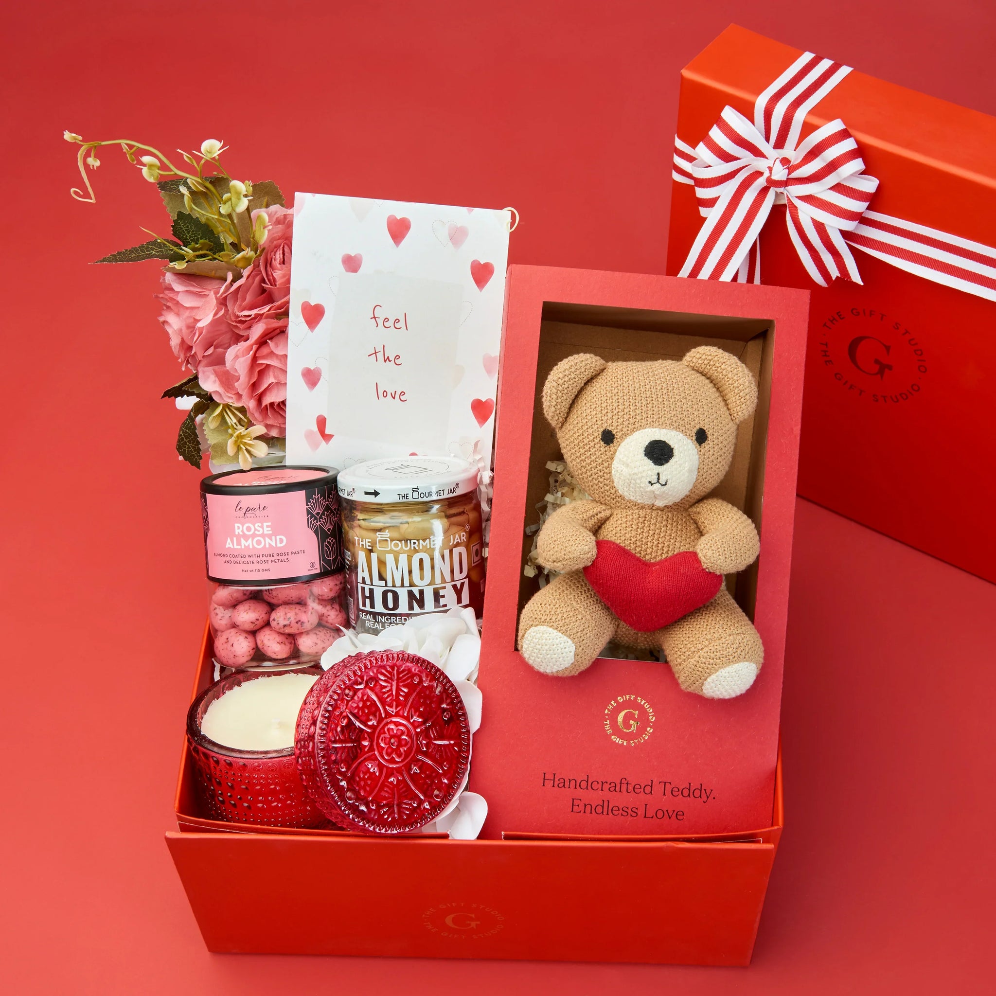 Order Cuddle Me Teddy Hamper Online – The Gift Studio